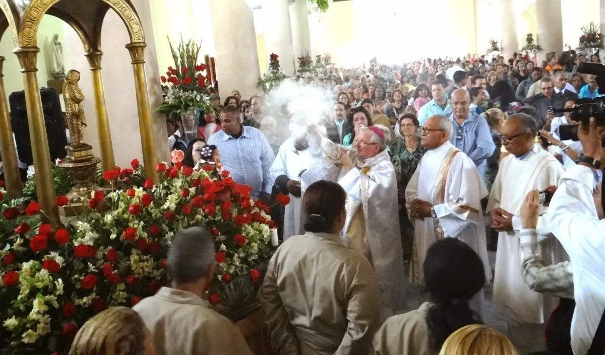 Virgen De Copacabana: Conoce Todo Sobre Su Historia Y Más