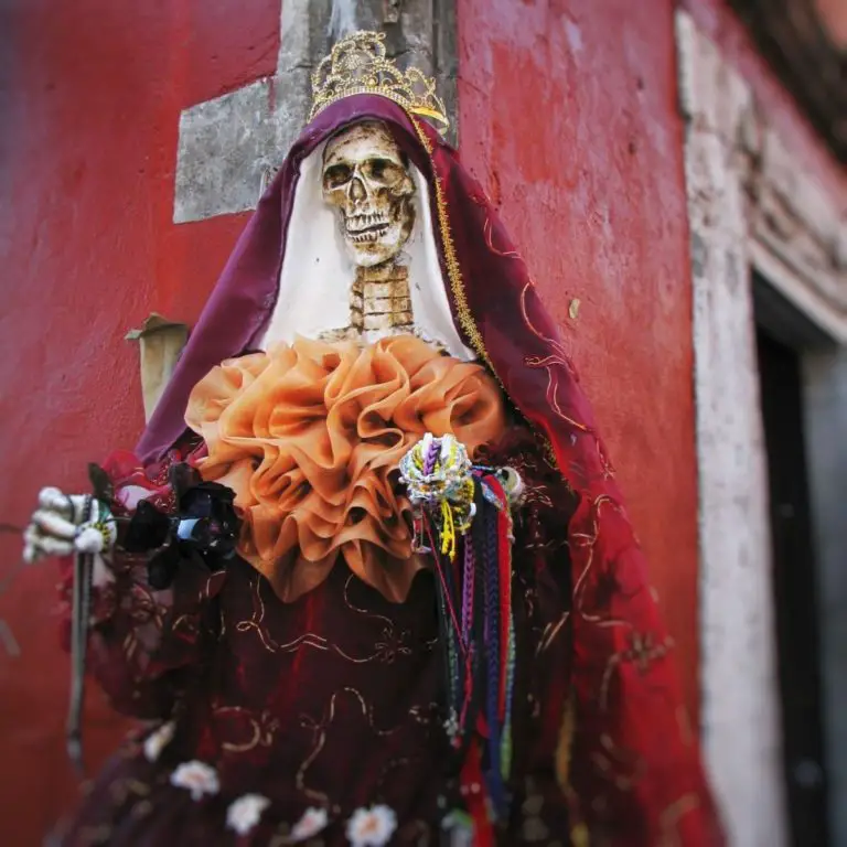 Prayers to Santa Muerte: For different situations