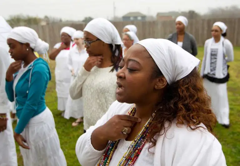 Hand of Orula: signs, ceremony, receiving, treatise and more