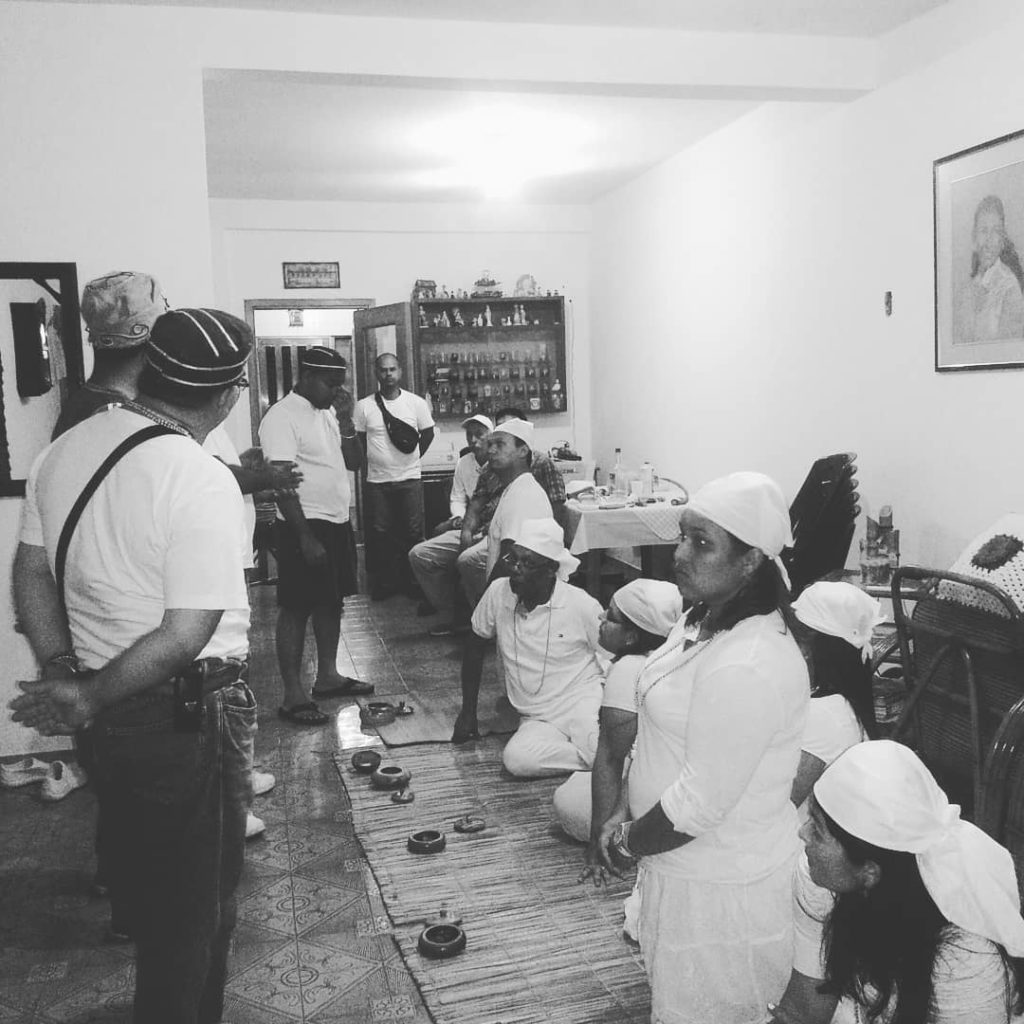 Hand of Orula: signs, ceremony, receiving, treatise and more