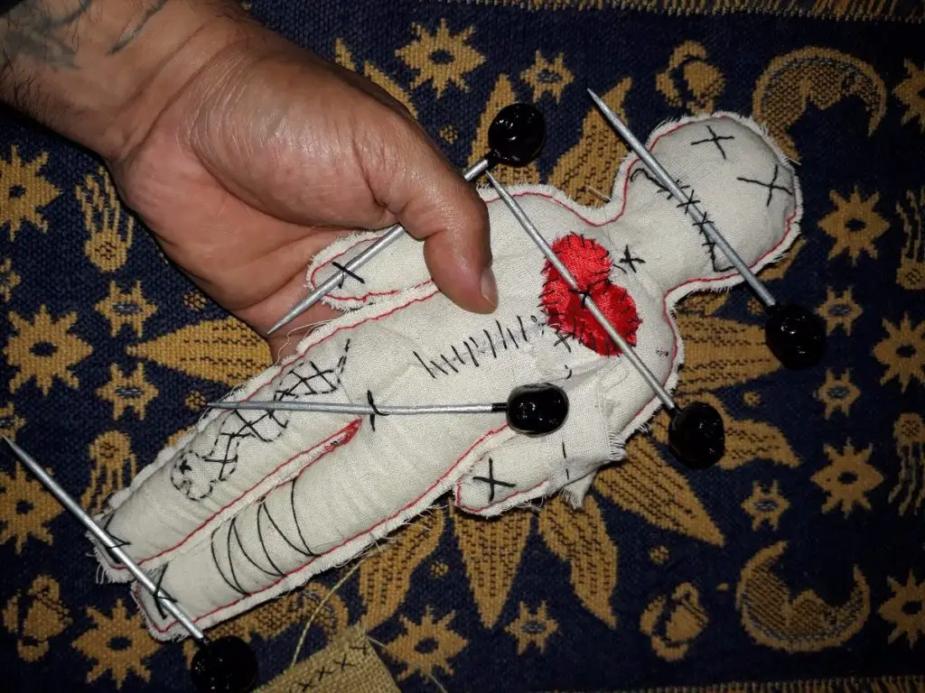 Descubre todo sobre el tema del Muñeco Vudú, entérate aquí
