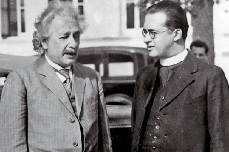 GEORGES LEMAÎTRE, IMPORTANTE ASTRÓNOMO BELGA, SUS APORTES